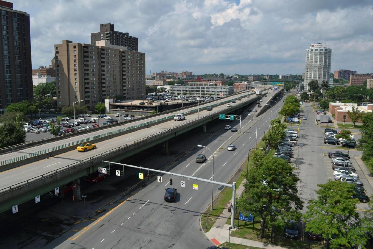 Boston Cyclists Excavate Massive Snow Tunnel To Restore Bike Path ...