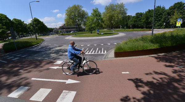 The Dutch's Beloved Bikeway Design Manual Just Got an Update ...
