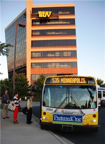 How to Make Transit More Competitive in the Suburbs — Streetsblog USA