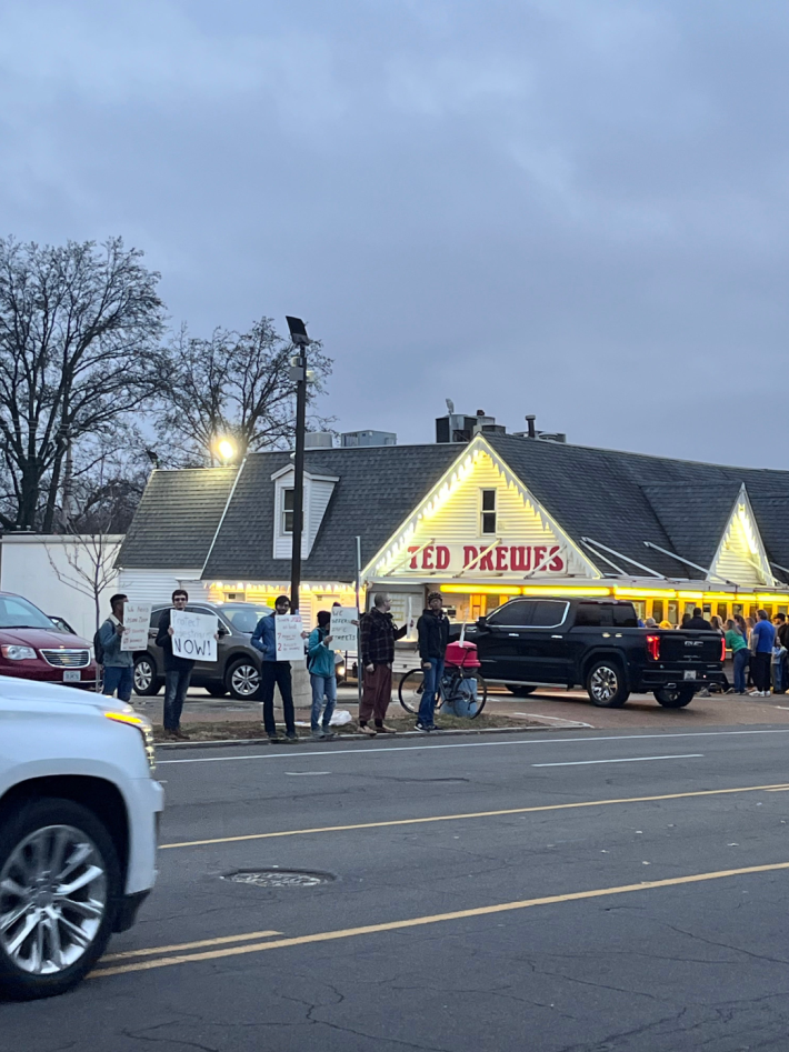 Drivers Keep Hitting Pedestrians In Front of An Iconic St. Louis Ice ...